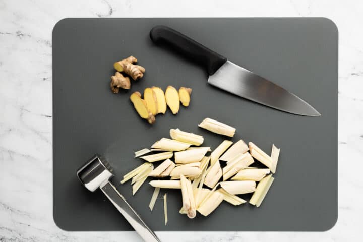 How to Make Lemongrass Ginger Tea (Hot or Cold) - Making It Real